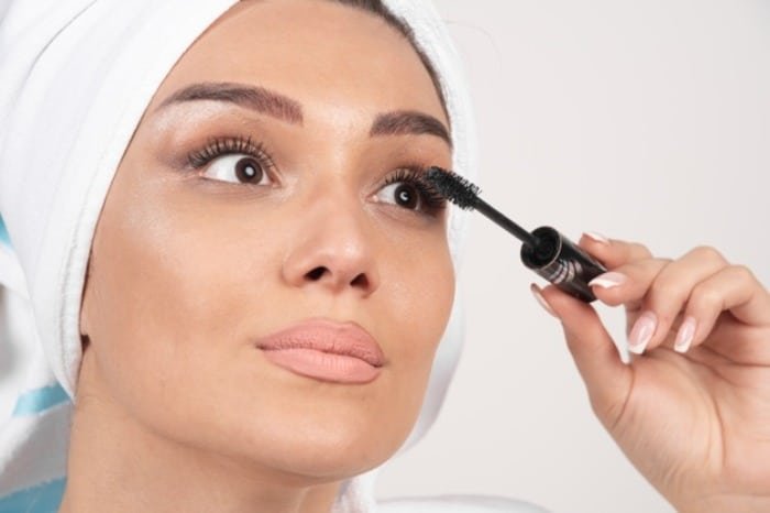 Guide to Buying and Applying Mascara Like Professional Makeup Artists ...