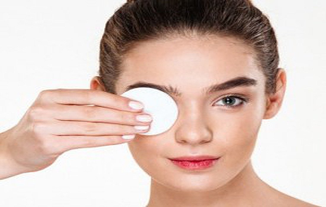 Simple and Easy Ways to Remove Waterproof Mascara - SelmaDerma