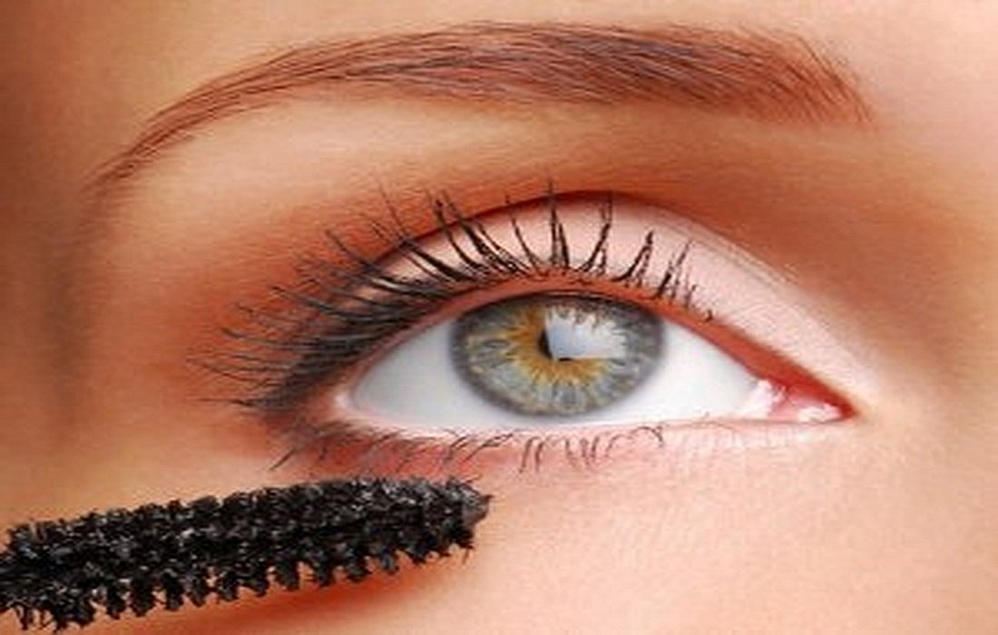 What to Do About Eyelash Clumping? + Causes and Solutions - SelmaDerma